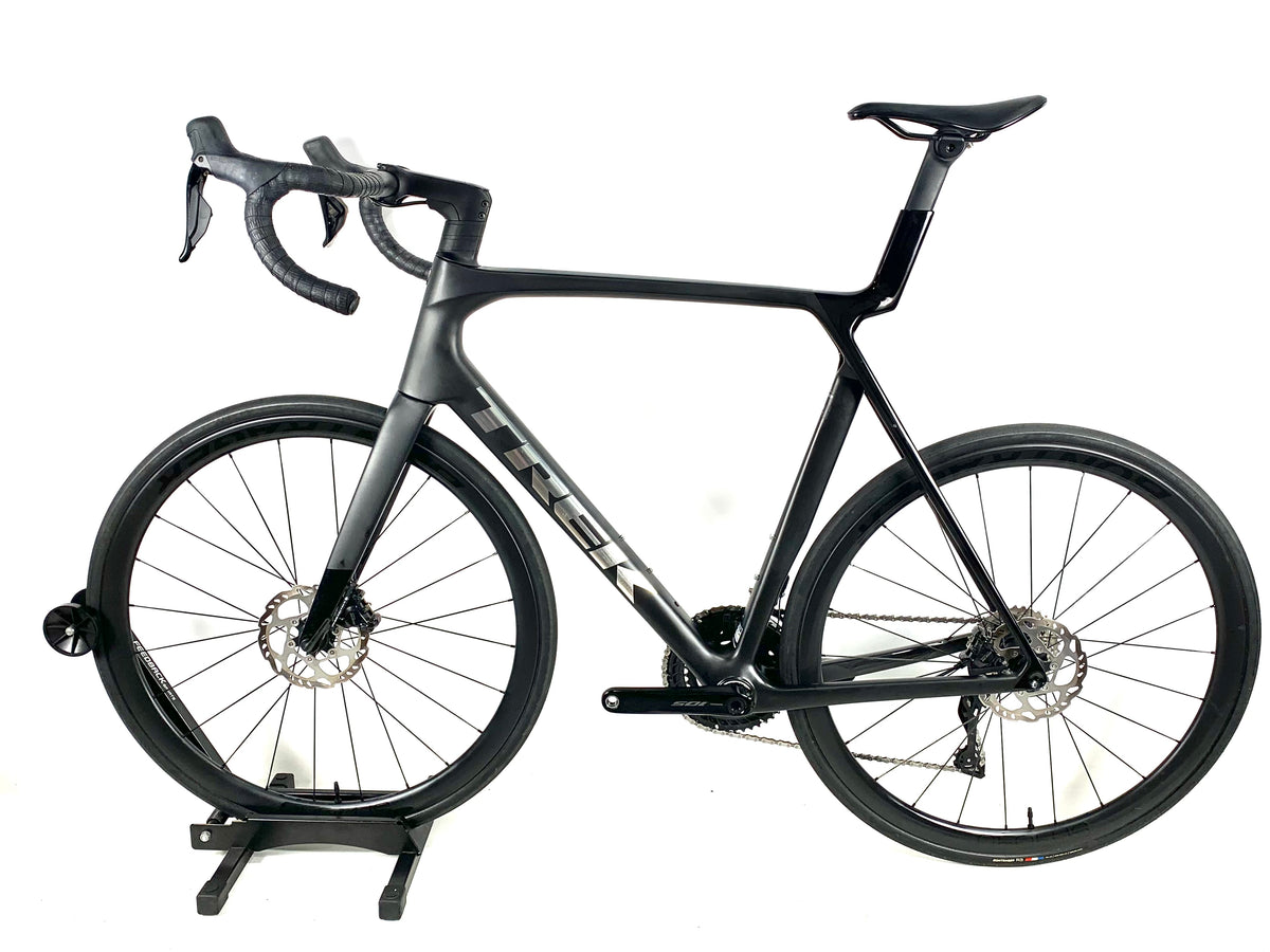 2025 Trek Madone SL 6 Shimano 105 Di2 12 Speed Bontrager 2025 Trek Madone SL 6 Shimano 105 Di2 12 Speed Bontrager